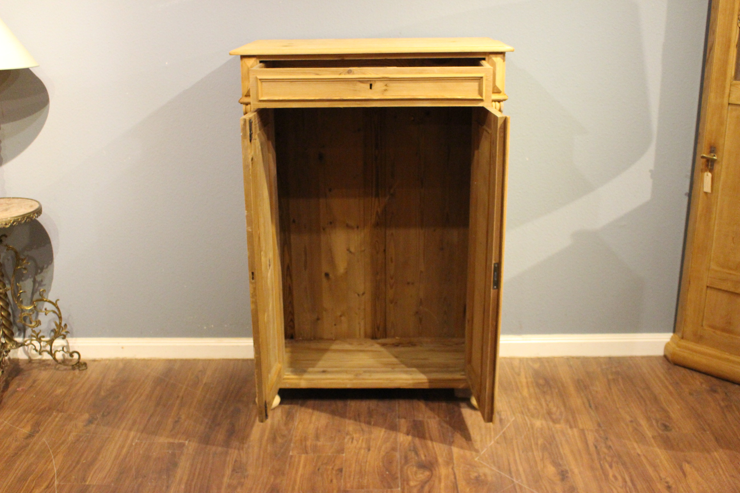 Großes Vertiko, Kiefer antik Gründerzeit