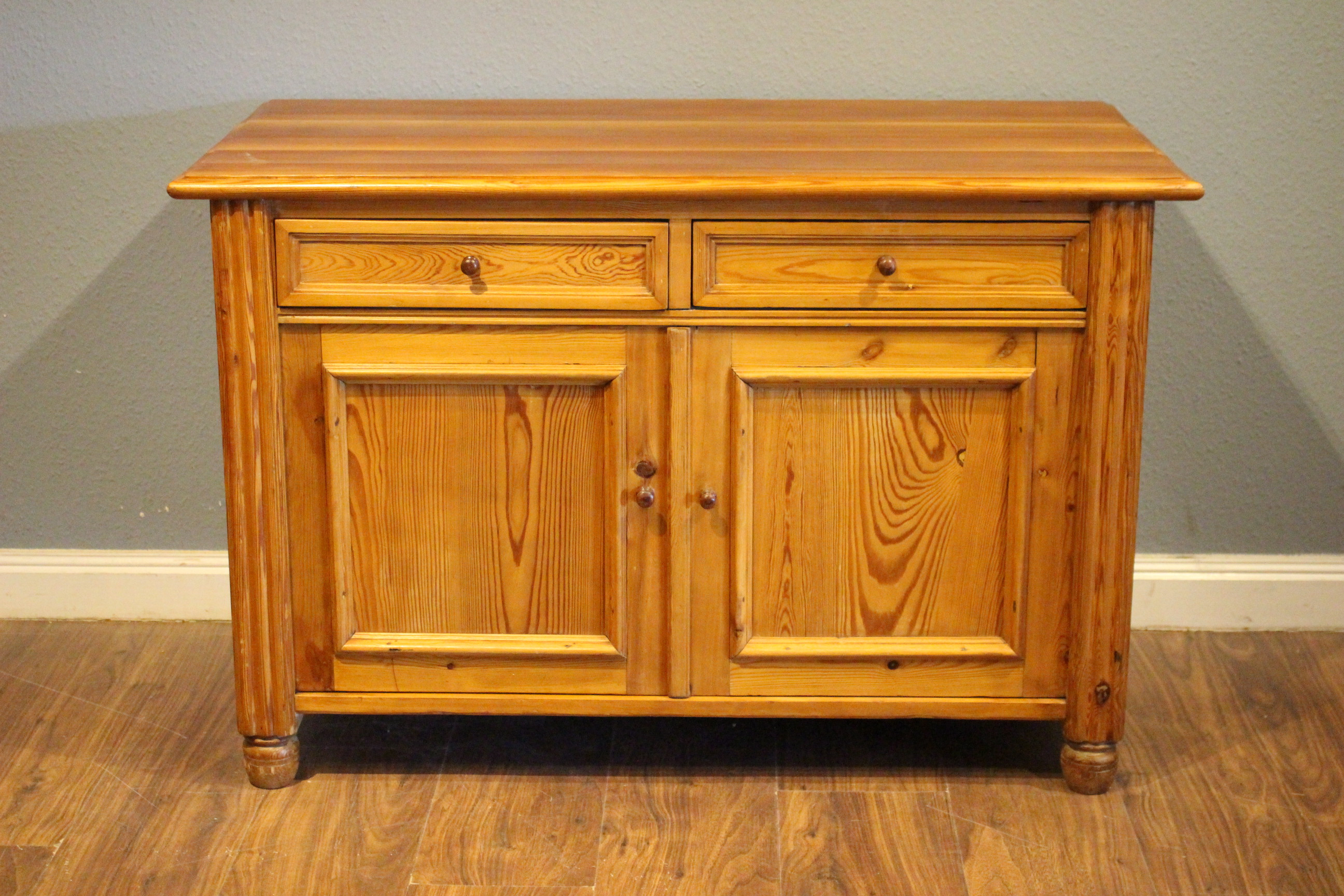 Kommode Kiefer natur antik ,zwei Schubladen und zwei Türen