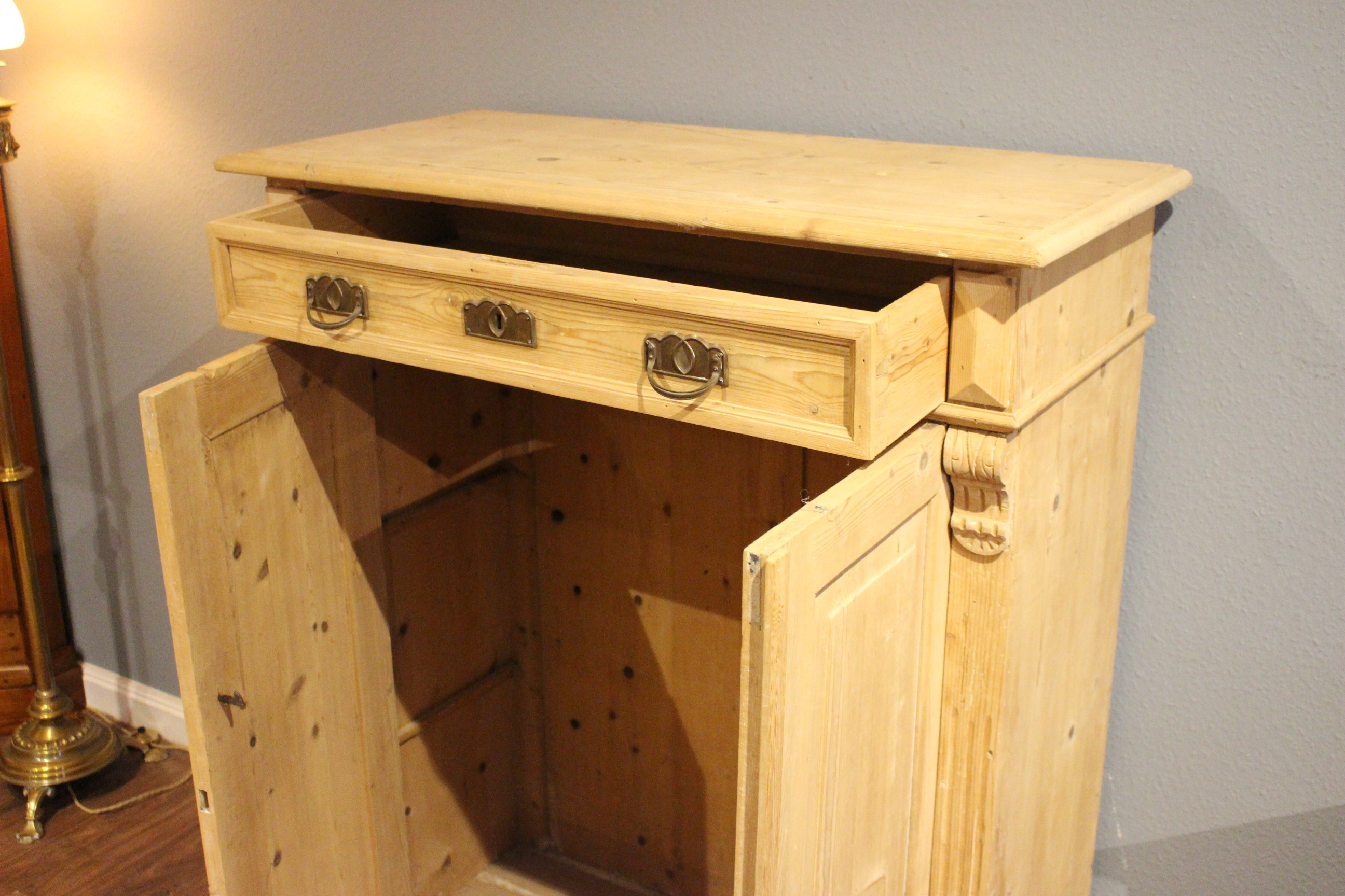 Vertiko aus der Gründerzeit Kiefer natur