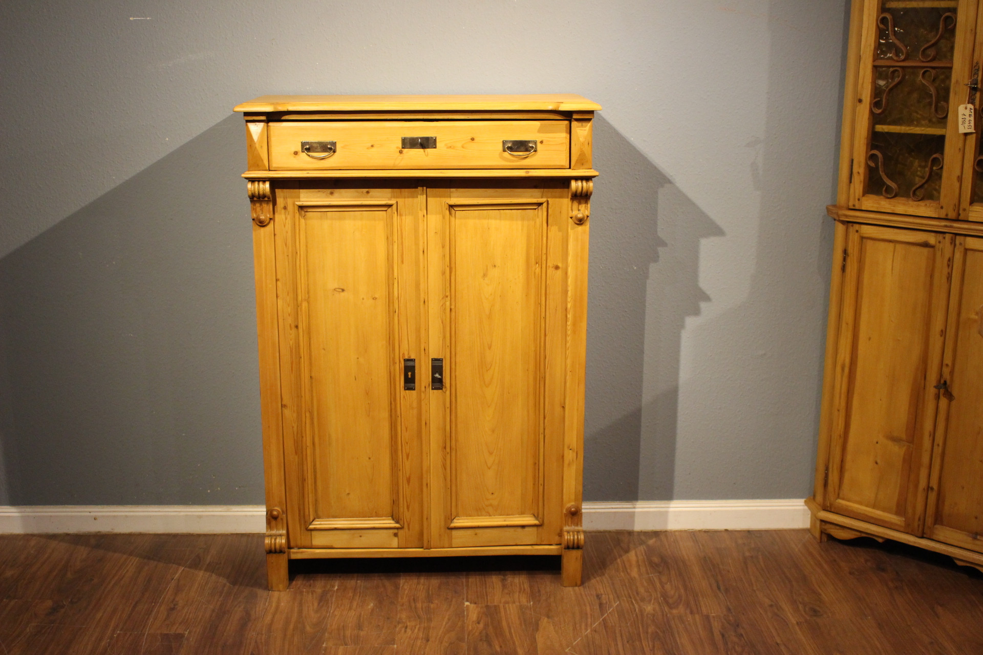 Vertiko, Gründerzeit, Kiefer antik